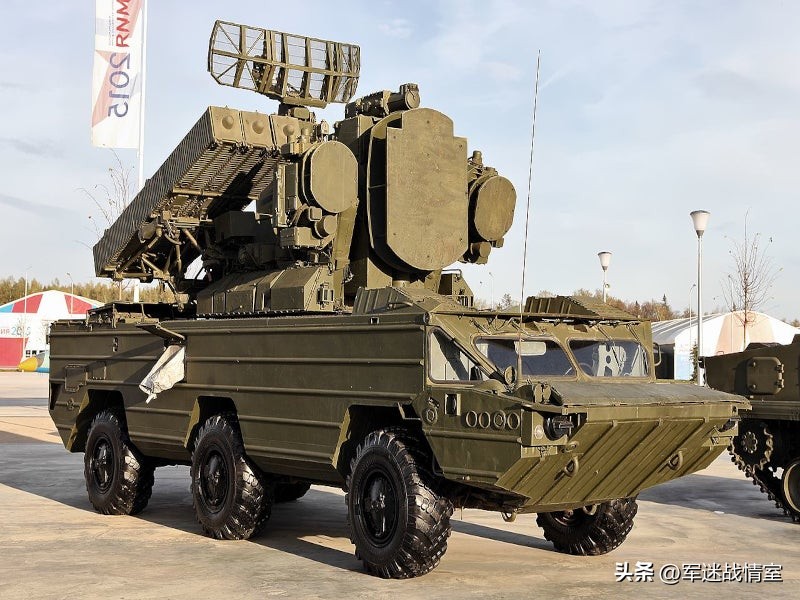 Like a duck to water! The Russian 9K33M3 Osa-AKM air defense missile ...