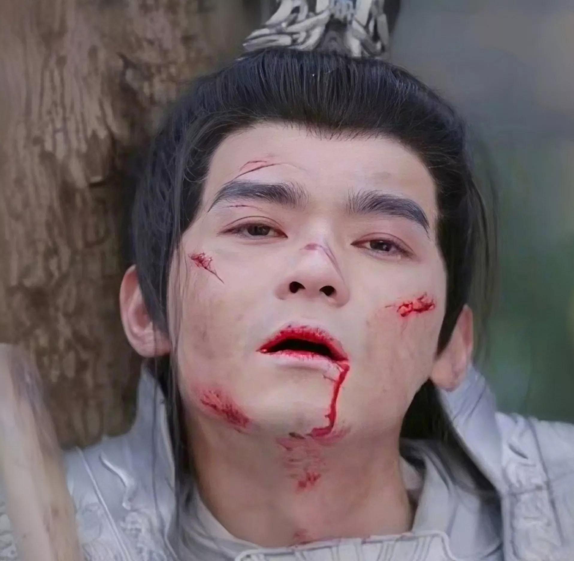 It is obviously the same person, after performing "Qing Ping Le" and ...