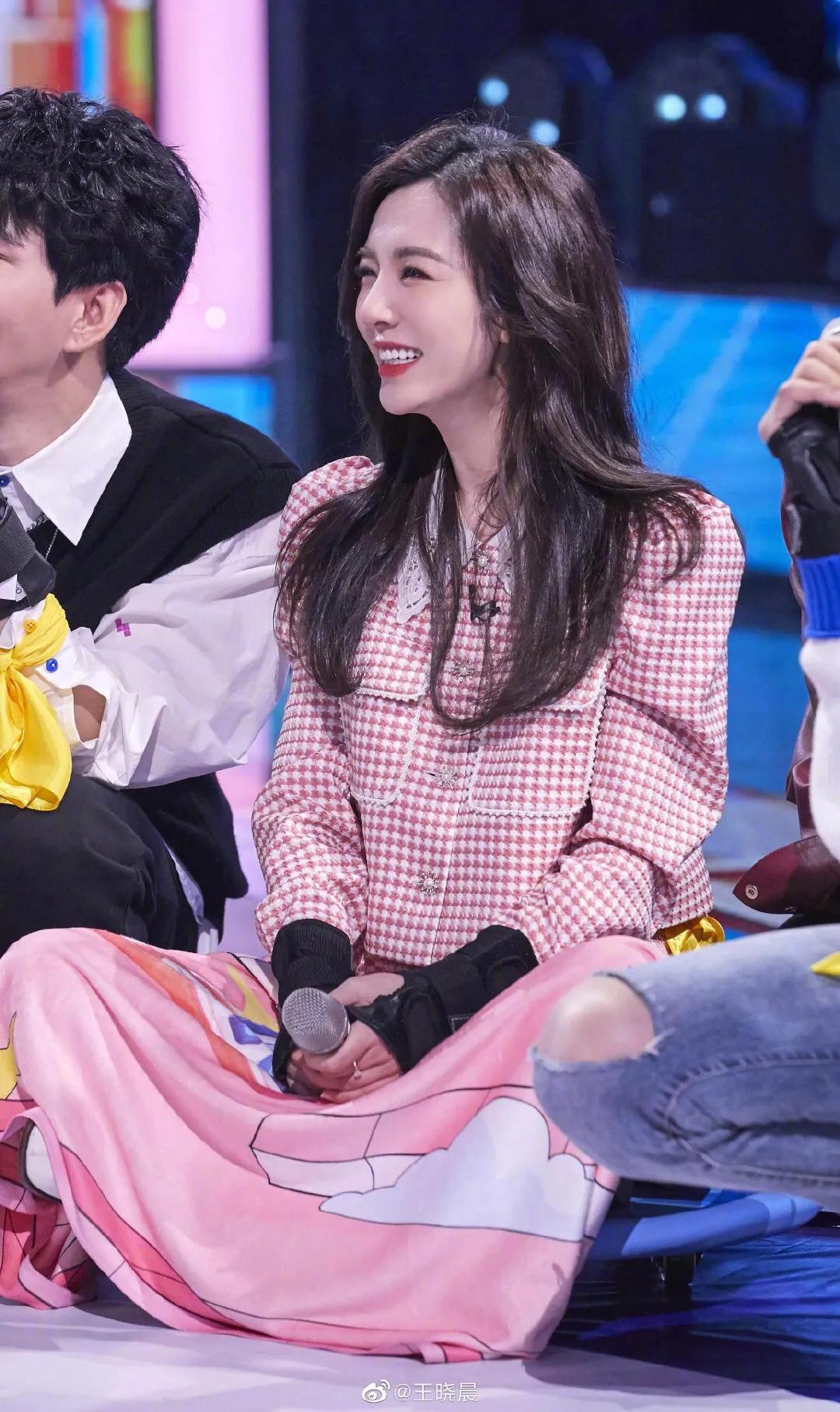 Wang Xiaochen attended the event, young and beautiful, and her ...