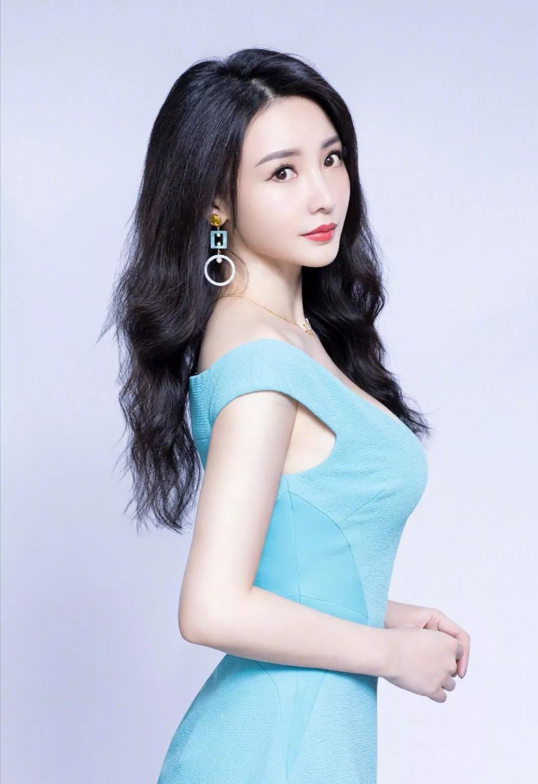 Liu Yan, perfect body, everyone loves - iNEWS