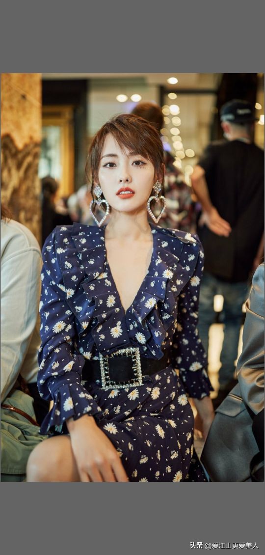 The most beautiful woman in Chengdu? - iNEWS