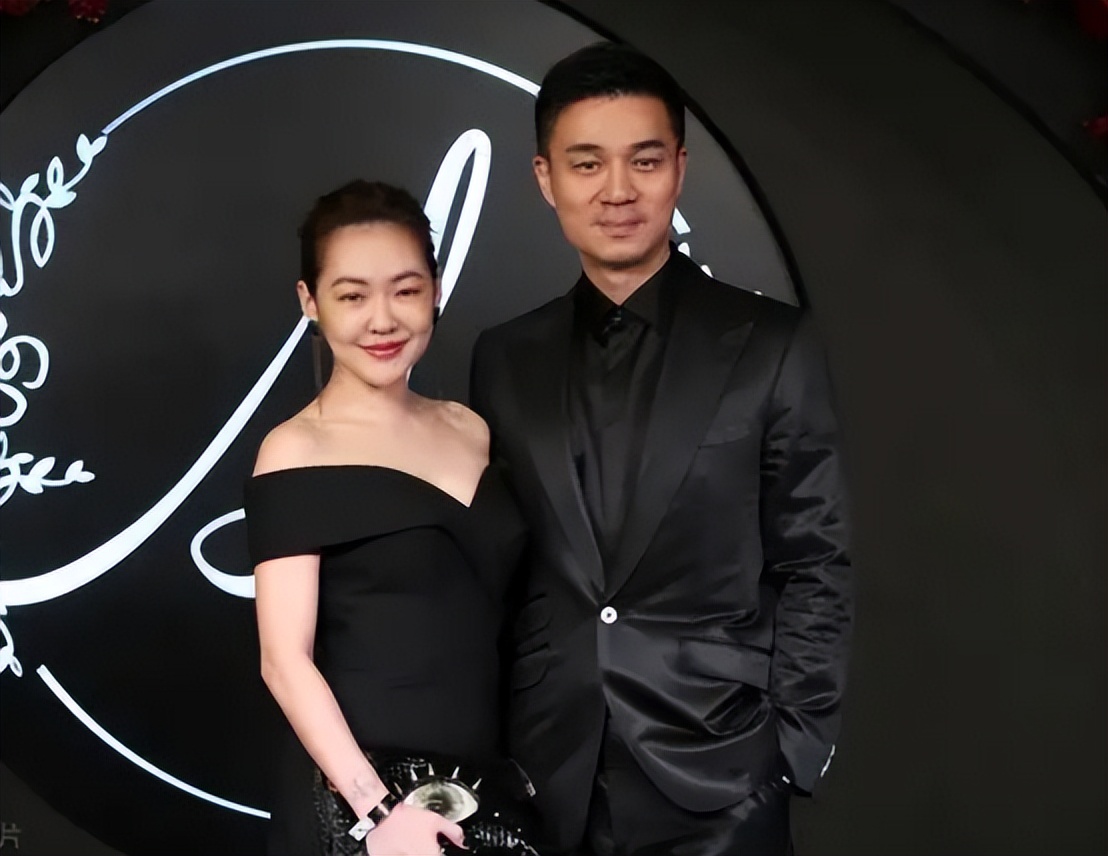 The identity of Xu Yajun's mistress was picked up!26 years younger than the man, the photo of ...