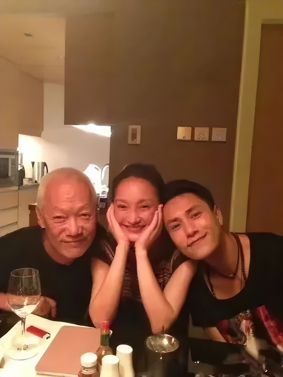 Hong Kong media revealed that Zhou Xun and Chen Kun have obtained a marriage certificate ...