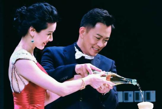 "The first male god in ancient costume" was dissatisfied with his ex ...