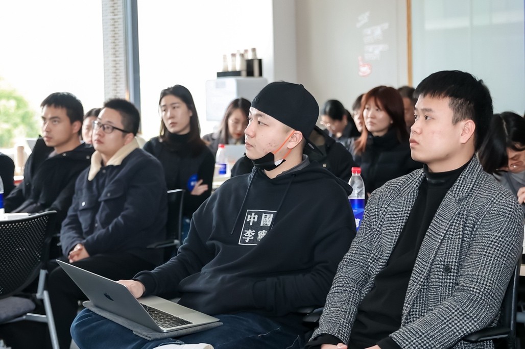 How do growing companies play with growth? Members of Source Code ...