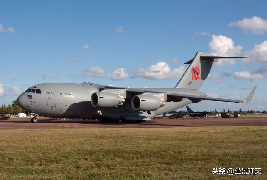 How many strategic transport aircraft are there in each country? More ...