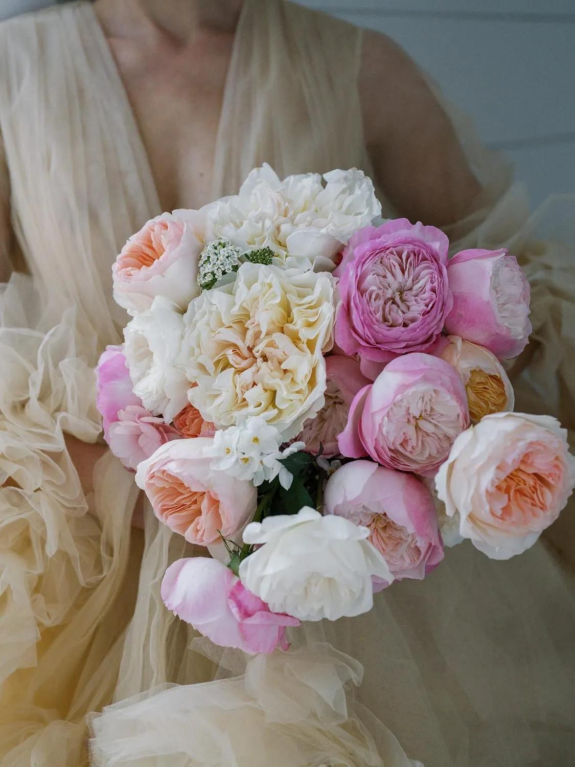 Wedding Bridal Bouquet Shape Selection - iNEWS