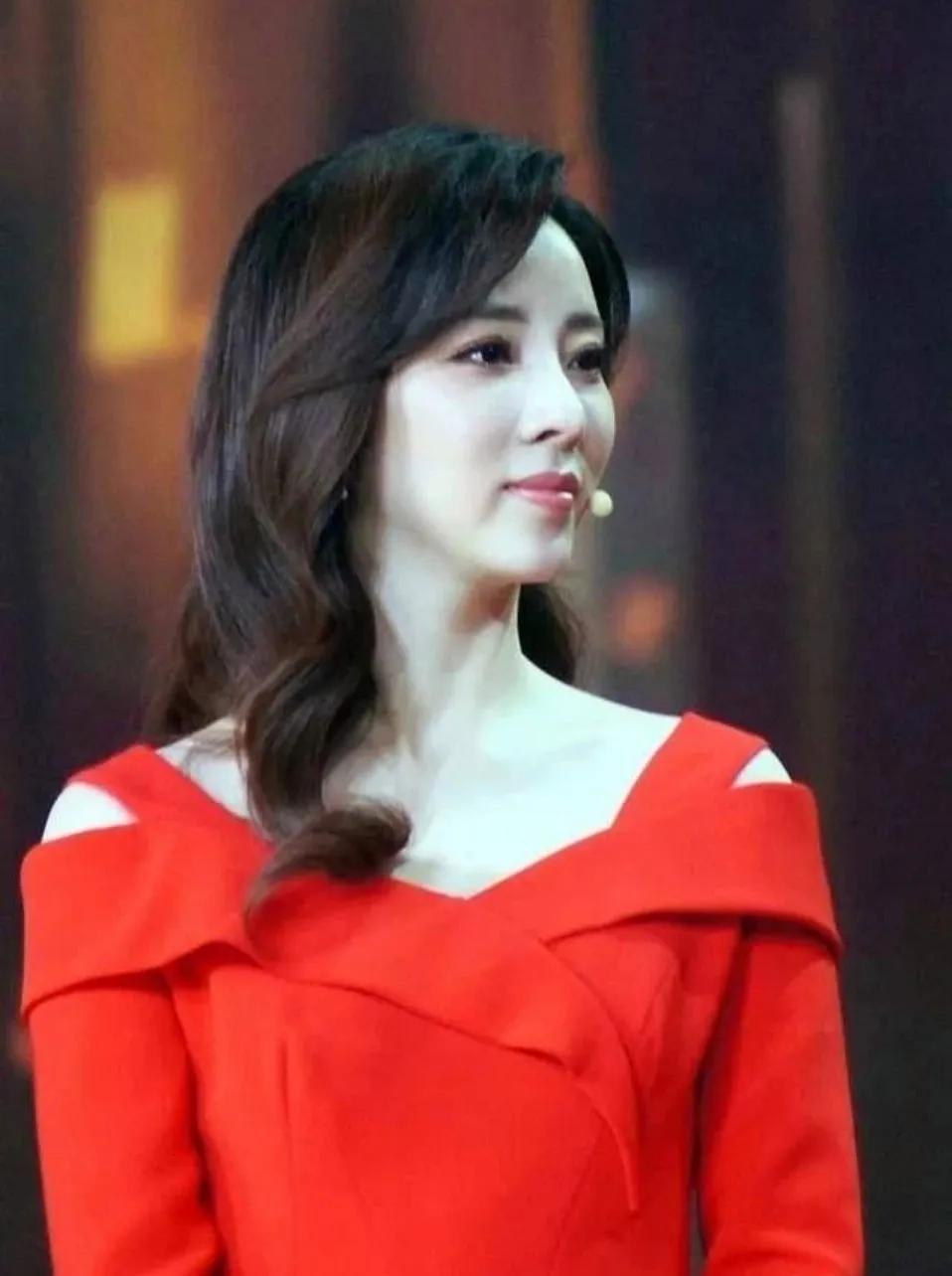 The beauty of Li Sisi - iNEWS