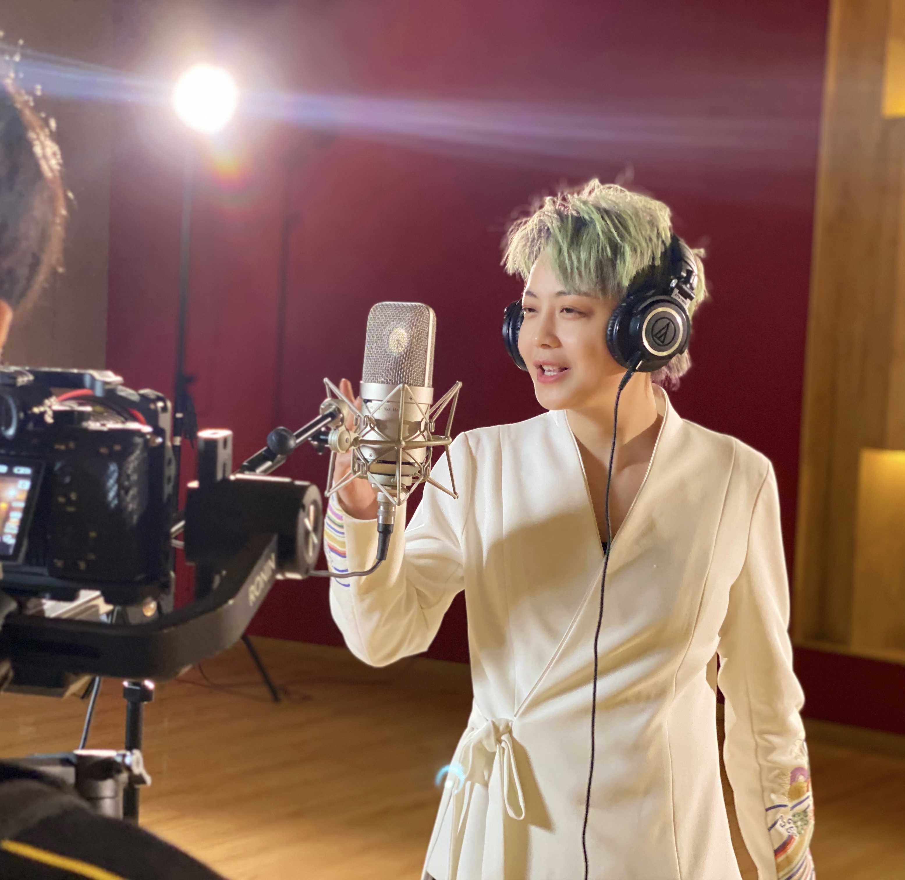 An Yi'an & Liang Xiao sang the new song [Free Bird] to all dreamers - iMedia