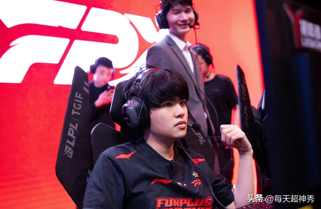 FPX爆冷戰勝WBG，小虎談新版本，Lwx說出粉絲心聲 - 頭條匯