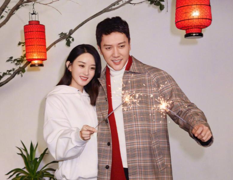 "Counterattack comeback" Zhao Liying, Harper's Bazaar sits firmly in the c seat, and the two red ...