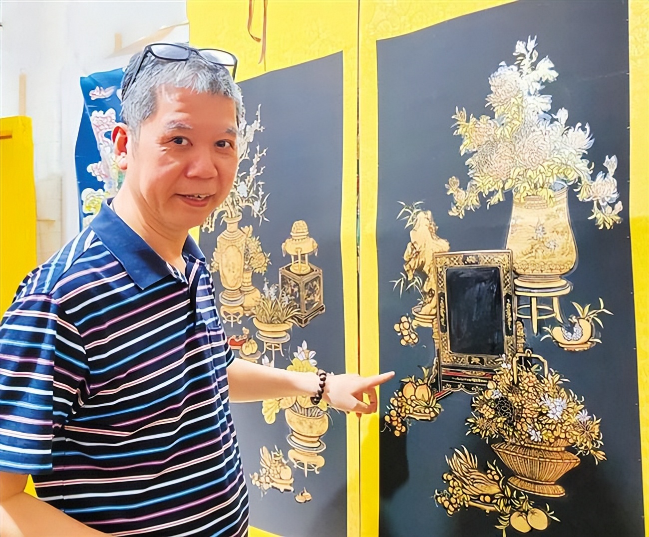 Folk artists have inherited and innovated gold lacquer paintings for ...