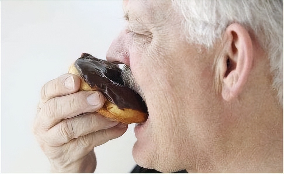 Is it good for the elderly to eat sweets for a long time?See what the ...