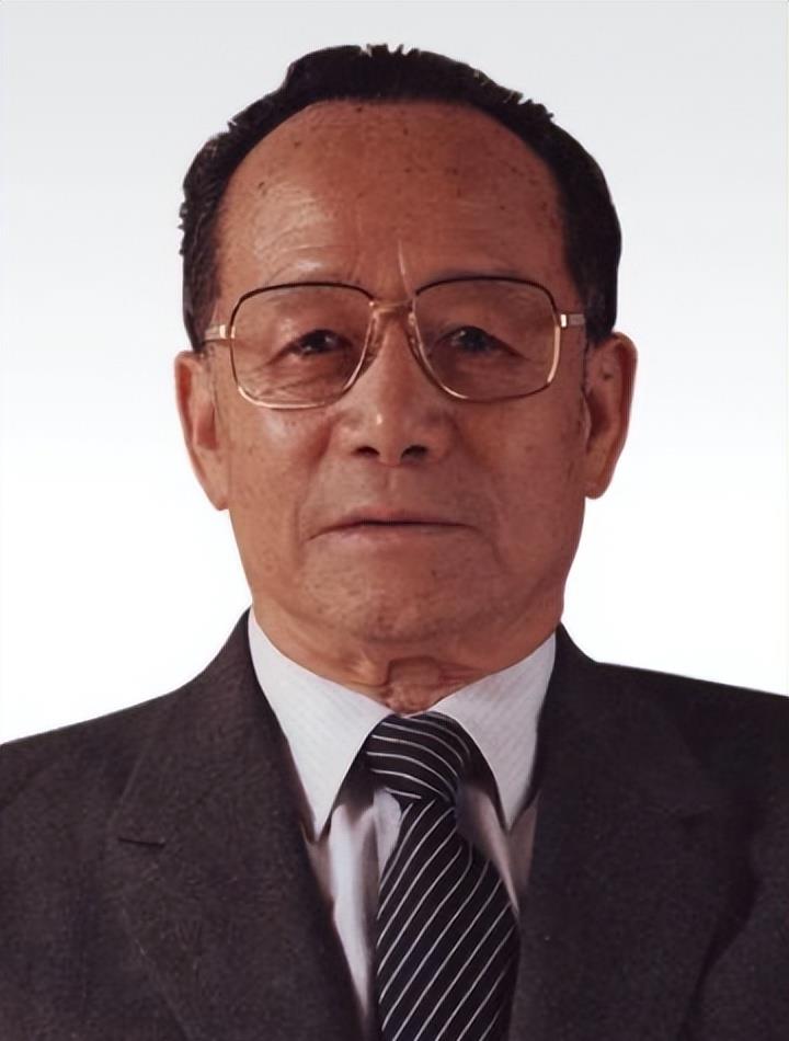 He was Deng Gong's reform general, capable of both literary and ...