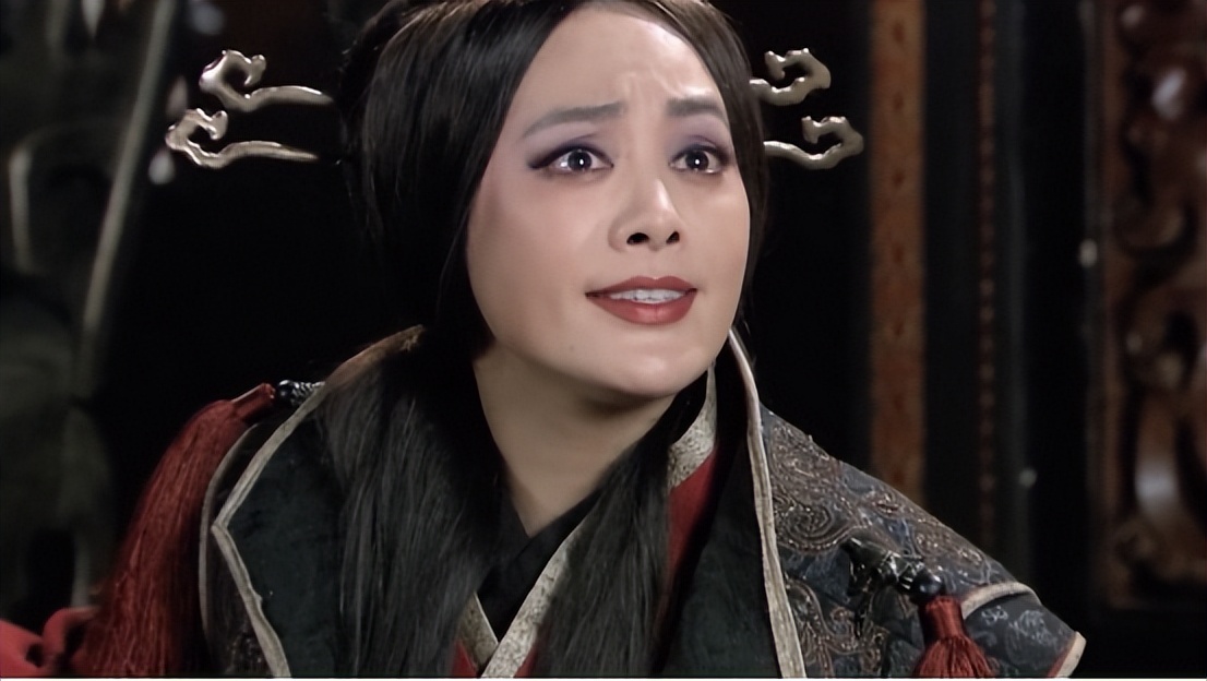 A powerful actor with a queen demeanor can kill with quiet eyes! Lu ...