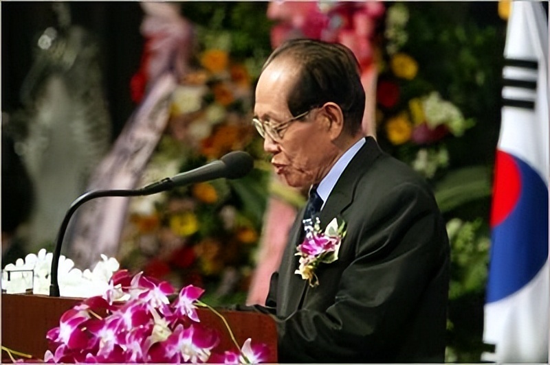 The No. 2 in North Korea defected! He was hunted down by agents, but ...