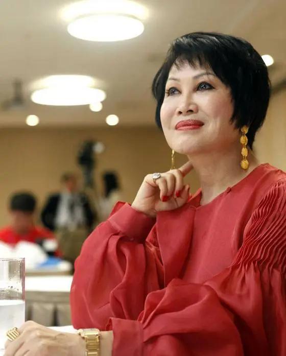 74-year-old Jin Yuxi posted a post, responding to the relationship ...