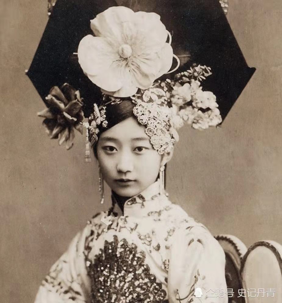 In the Qing Dynasty, Gege was obsessed with being a good match. Later ...