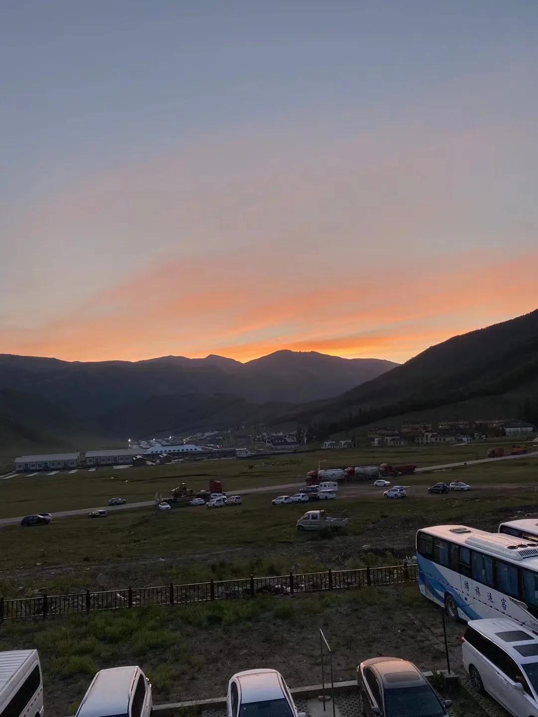 Xinjiang trip - fifth stop: Hemu, the police car drove to the scenic ...