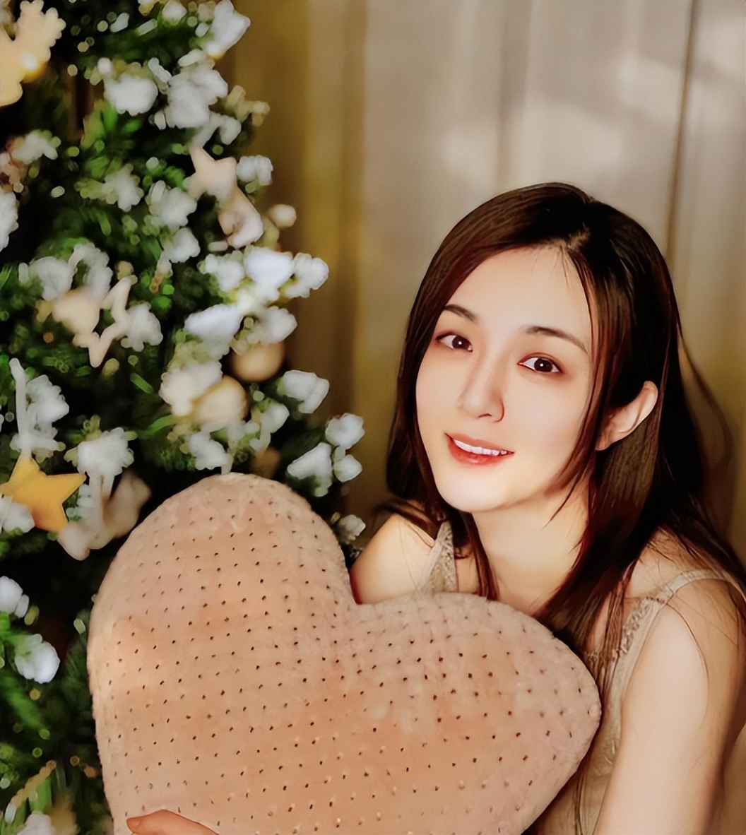 Known as "the first sister of the kiss scene", she was almost paralyzed ...