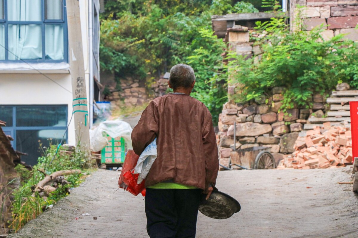 As the saying goes: "If you look at a person at fifty, you can't fight ...