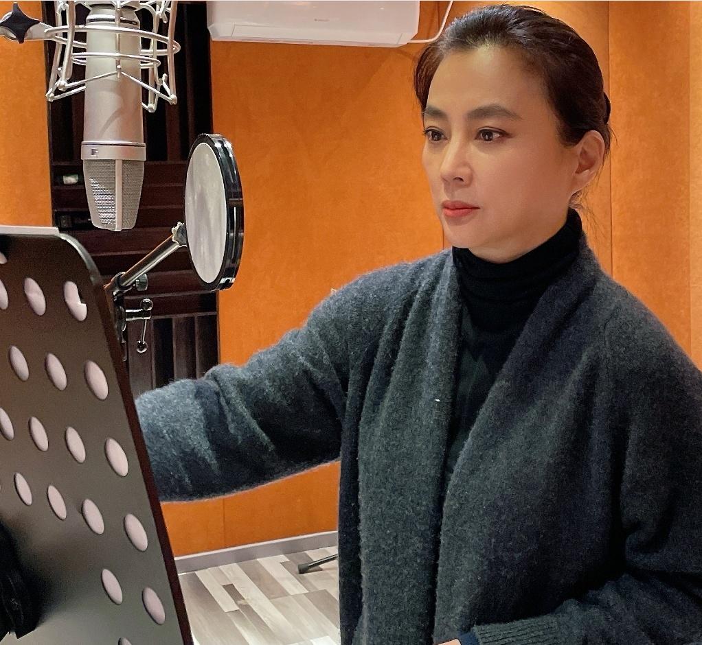 Li Lingyu: After breaking up with her first love, she married a foreign ...