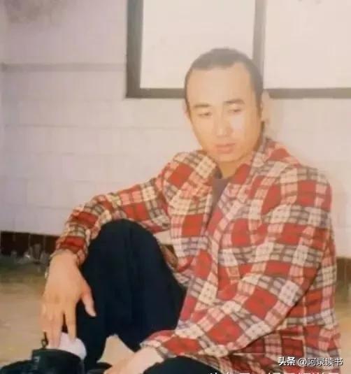 Jiang Shui: He became popular because of "Bright Sword". He played rock ...