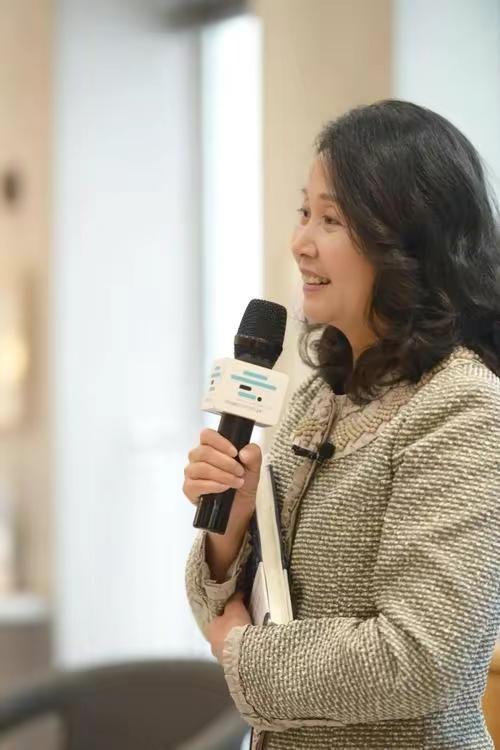 It turns out! Teacher Huang Han, who left If You Are the One, has gone ...