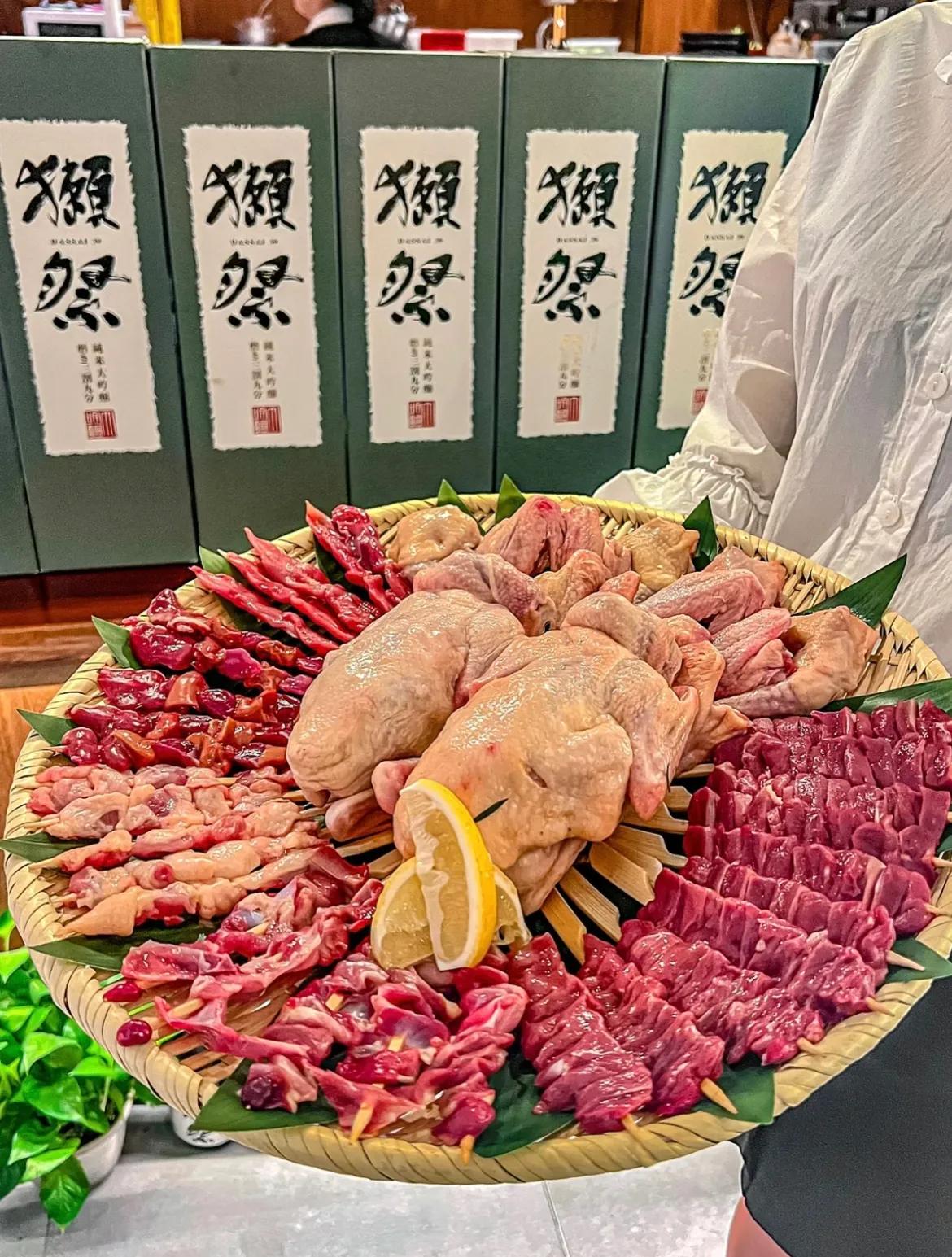 Quick, your "pigeon" friend, come to Wuhan to burn birds and eat pigeon ...