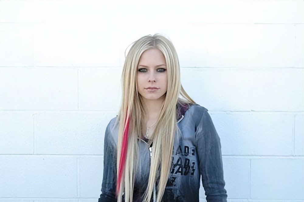 Avril Lavigne: has a unique music style, with rock's uninhibited ...