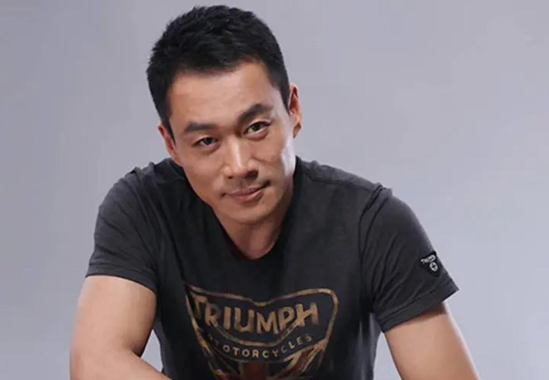 Actor Ding Haifeng: After becoming famous, he filed for divorce, and his wife's words made him ...