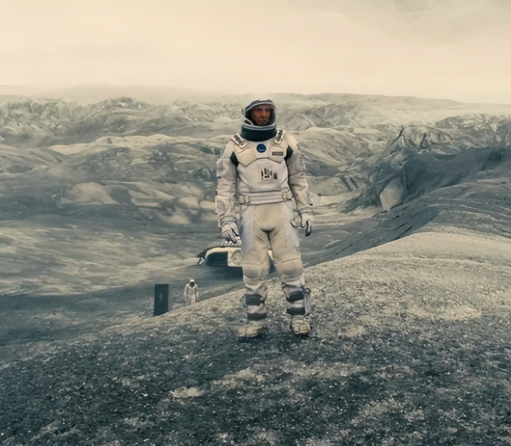 "Interstellar": Time Travel and the Exploration of Human Destiny - iNEWS