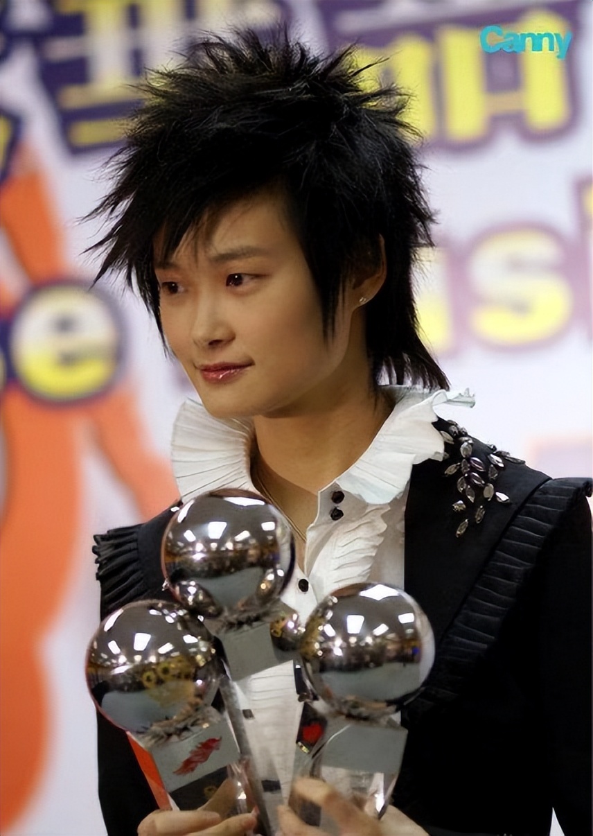 Li Yuchun, who has zero scandals, no hype, and a popular career, has ...