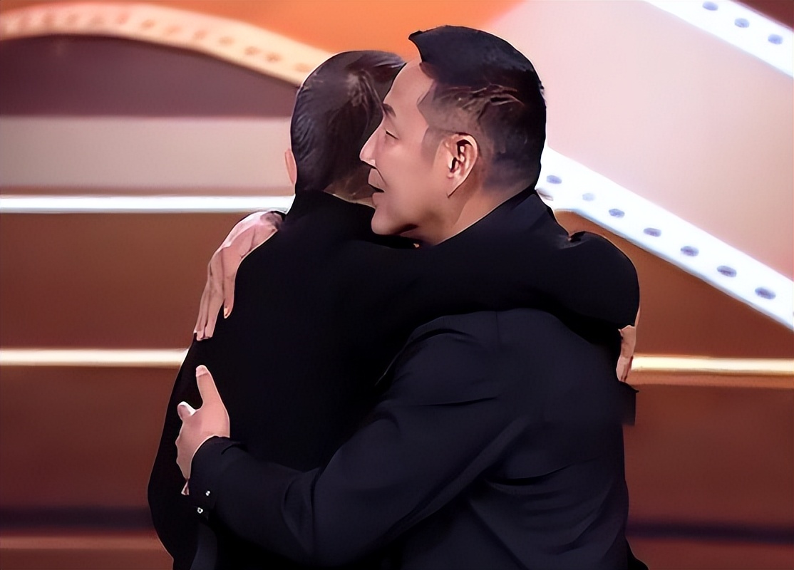 Stiff expression, "nostril eversion", people learn to "change face" in ...