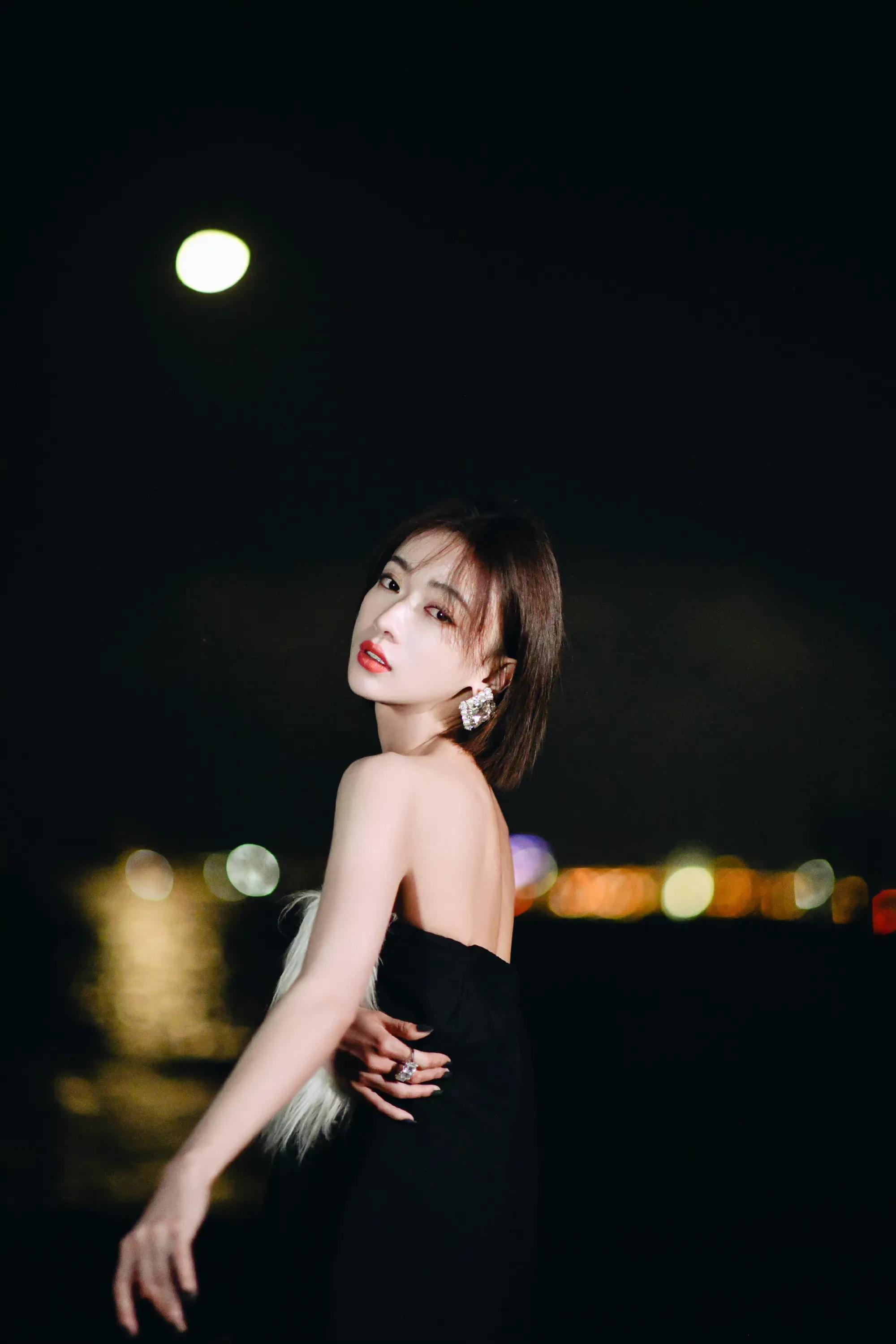 Wu Jinyan's beautiful pictures - iNEWS