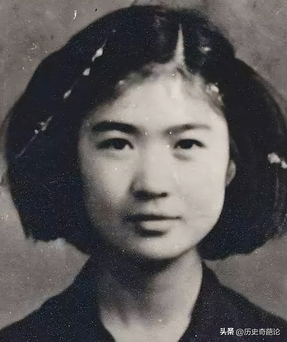 12-year-old Liu Ailan, watching her 15-year-old sister Liu Hulan die in ...