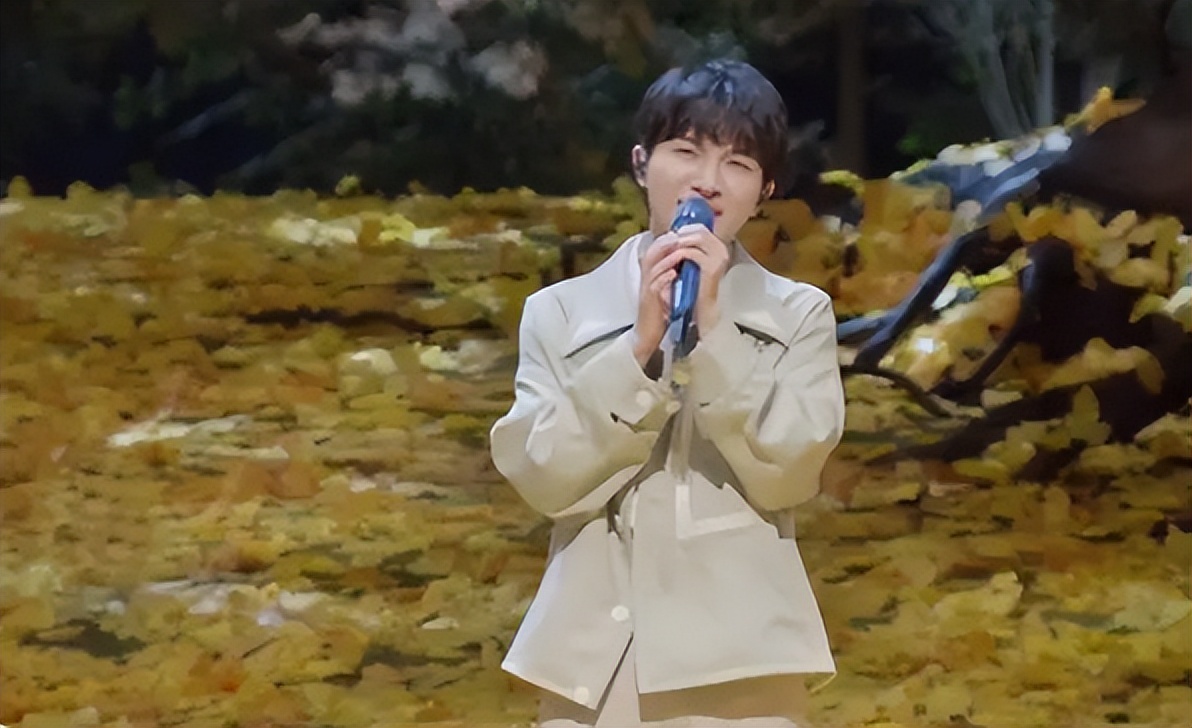 After the New Year's Eve party, Zhou Shen brought another surprise and ...