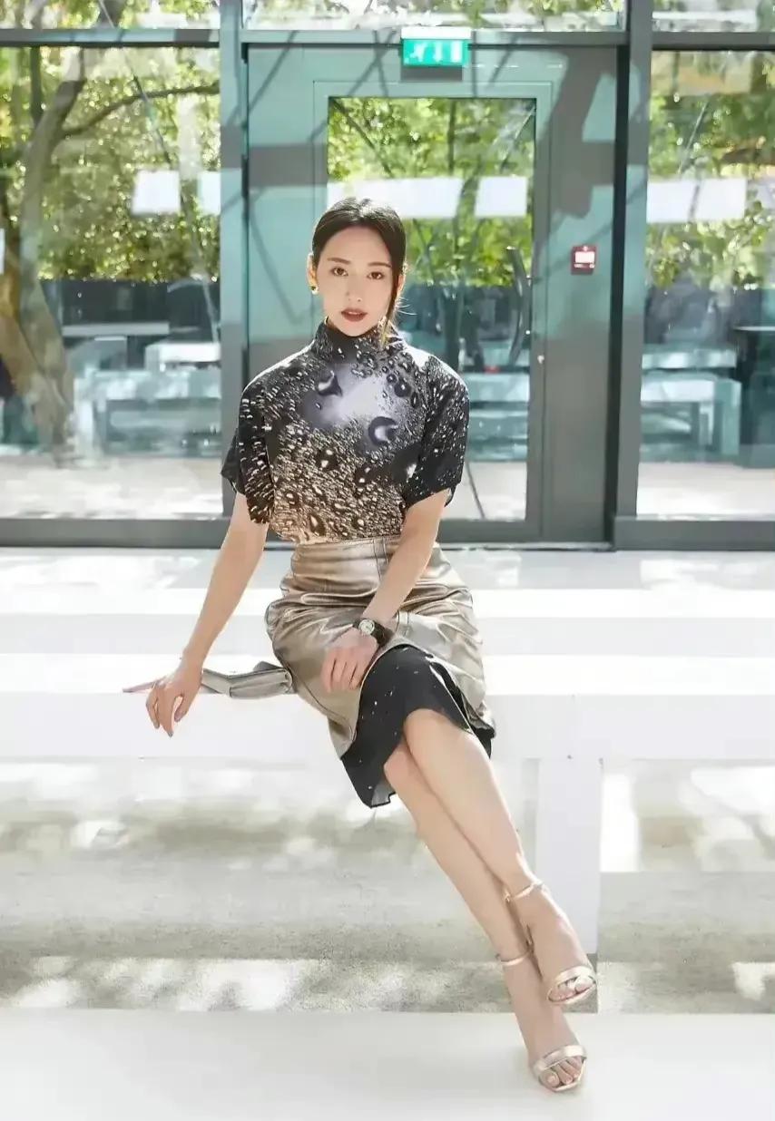 Beautiful actress Li Chun - iNEWS