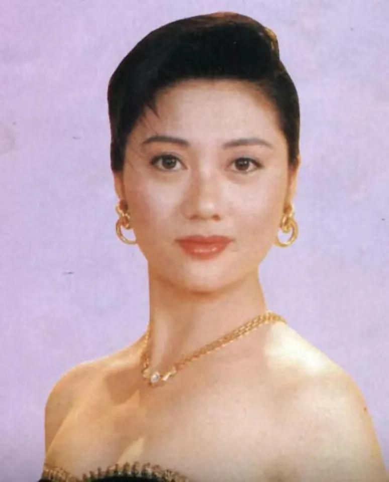 "A Thousand Purples and Reds" Chen Xuran: 16-year-old host, 30-year-old ...
