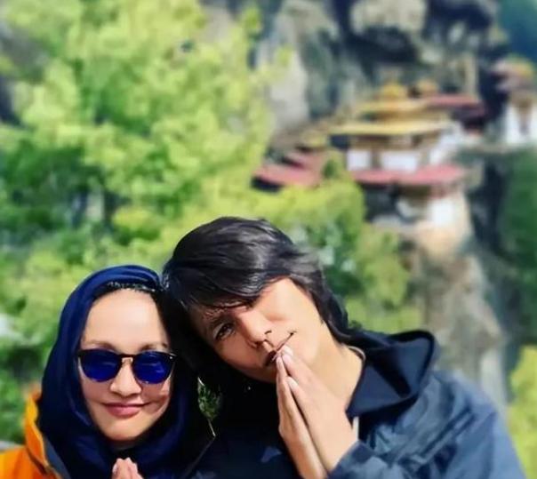 It was revealed that Zhou Xun and Chen Kun obtained the certificate in Tibet and promised to ...