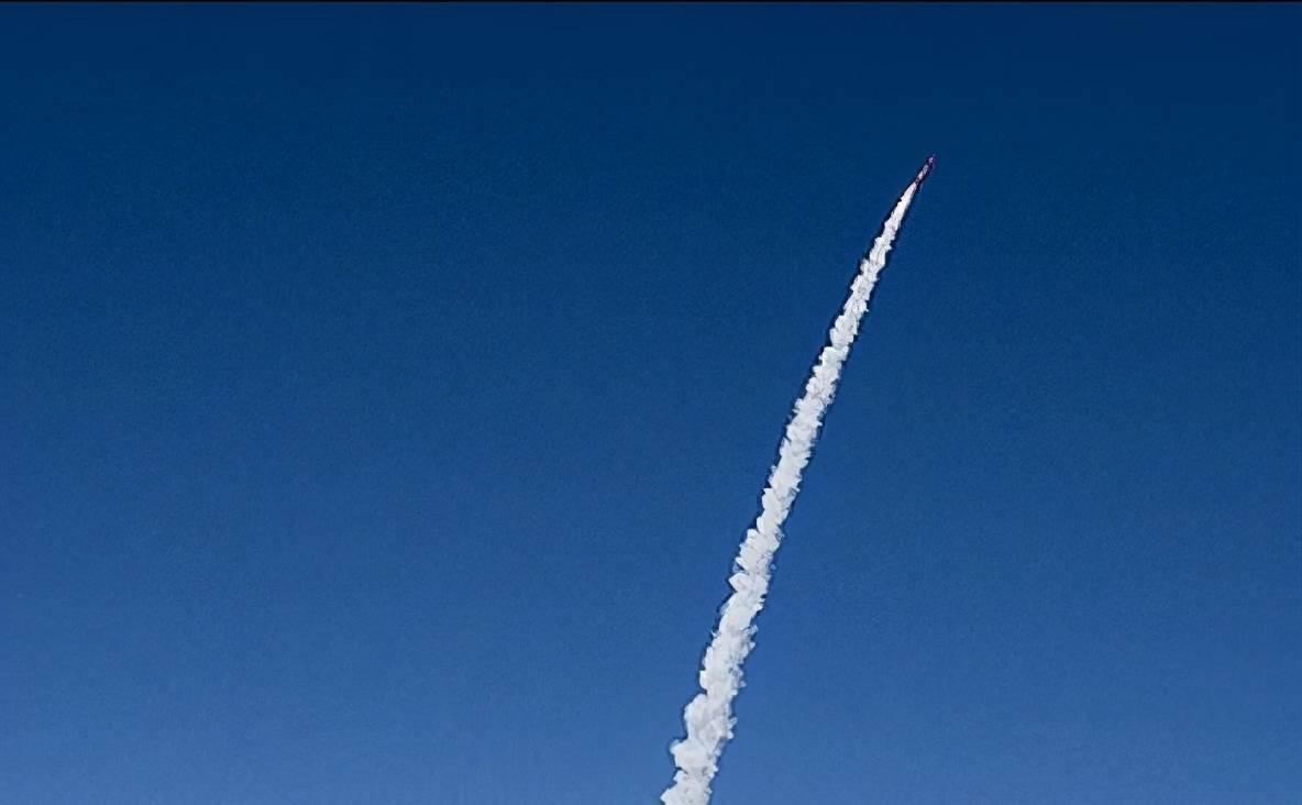 256 MW electromagnetic gun, the projectile can go directly into orbit ...