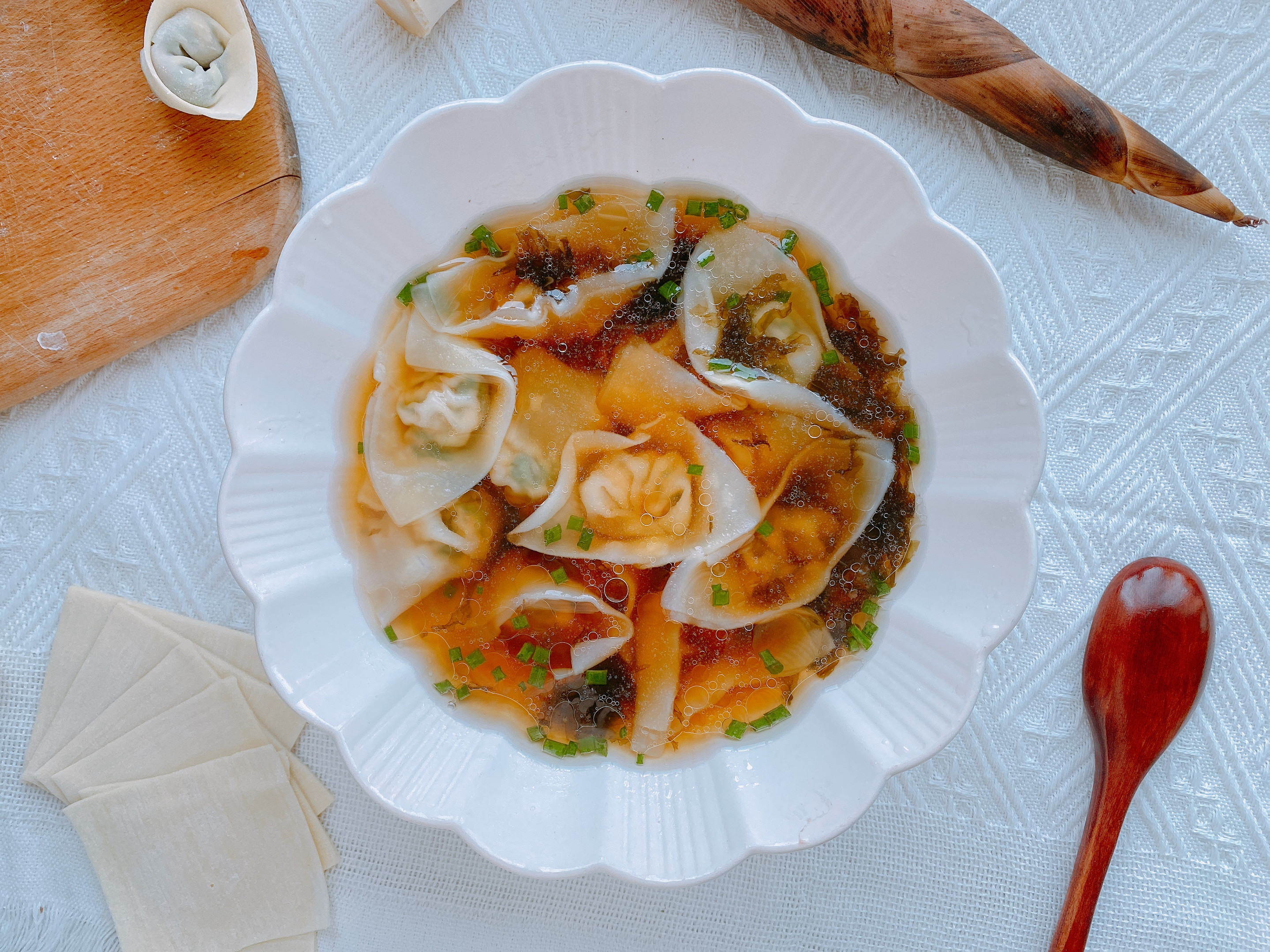 Seasonal "Double Fresh" wontons in spring, with thin skin and filling ...