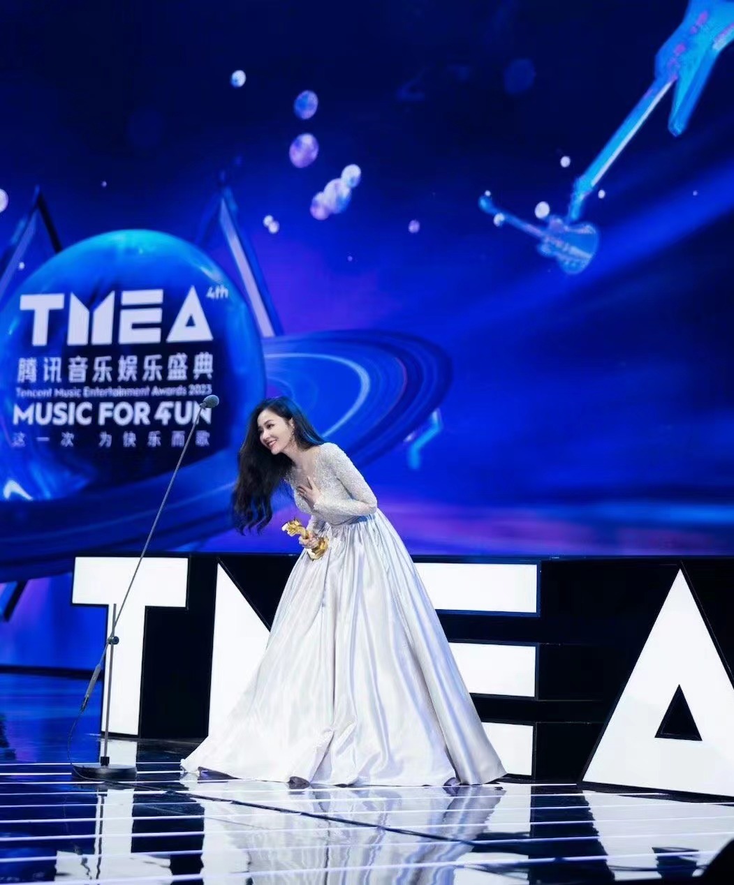 One Night in Macau: Yuan Yawei's lard makeup, Zhou Shen looks like a ...