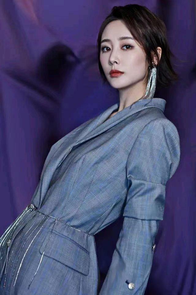 Many people say that Li Chun looks like Wang Ou, but I think Li Chun ...