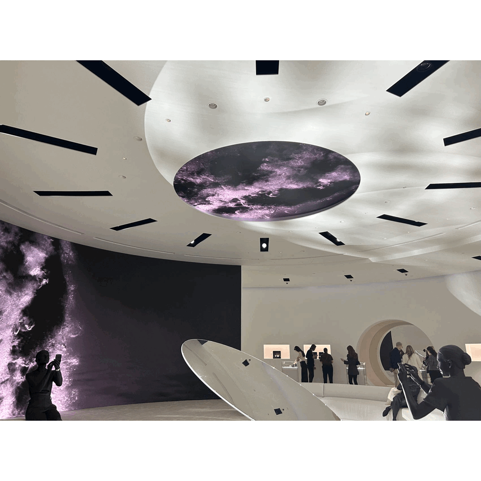 Interstellar travel with the spaceship Chanel - iMedia