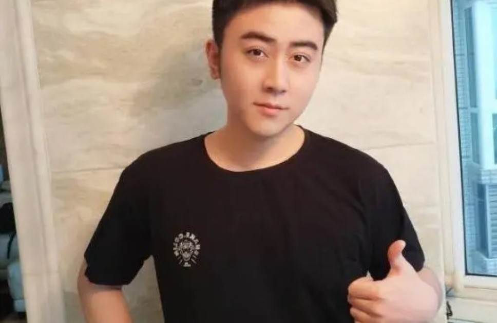 Brother Snake has a debt of 80 million, just because he changed jobs ...