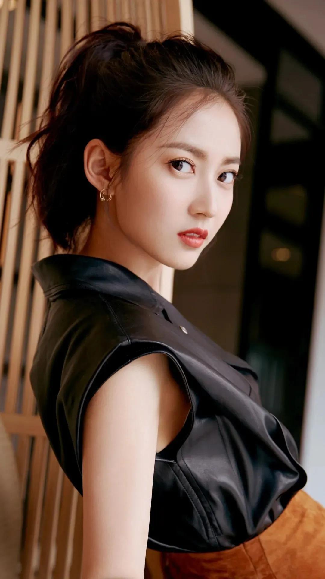 Chen Yuqi, light and sweet, soft and tender - iNEWS