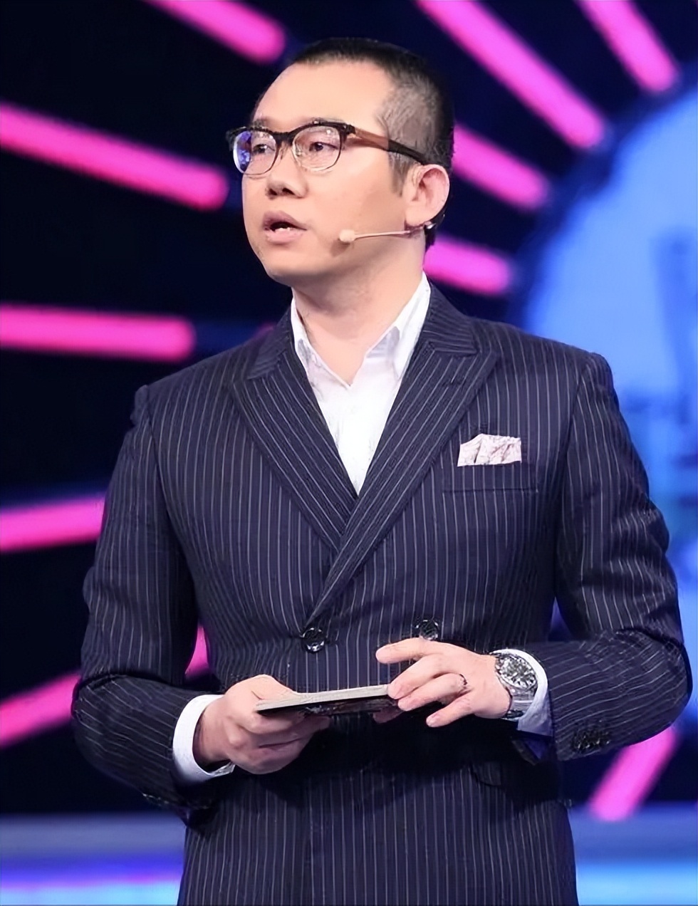 Tu Lei, who is full of benevolence, righteousness and morality, has ...