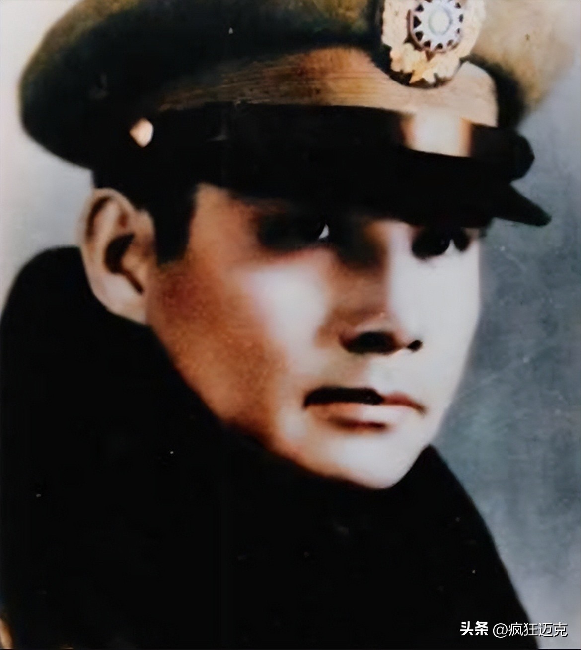 The founding hero of New China wore half-life sunglasses to commemorate ...