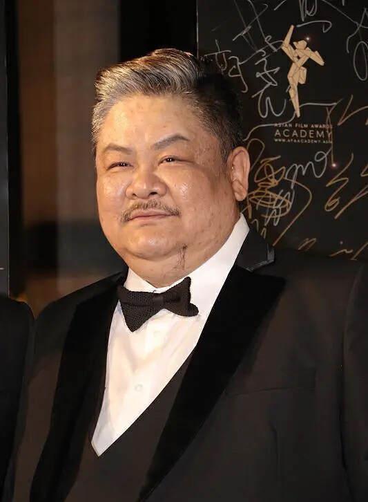 The original well-known Hong Kong star appeared in Ren Xianqi's concert ...